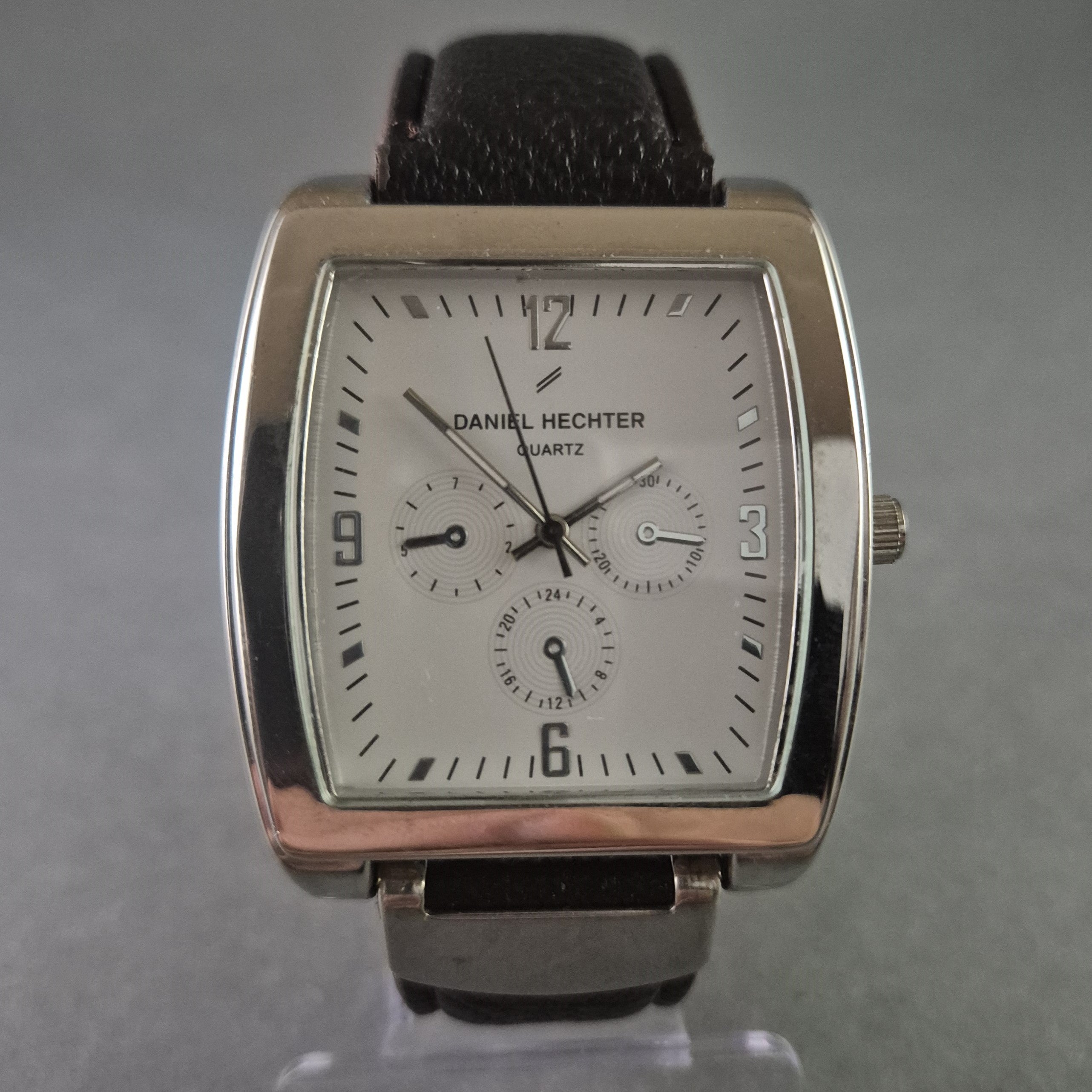 Stilvolle Daniel Hechter Herrenarmbanduhr – Elegantes rechteckiges Des ...