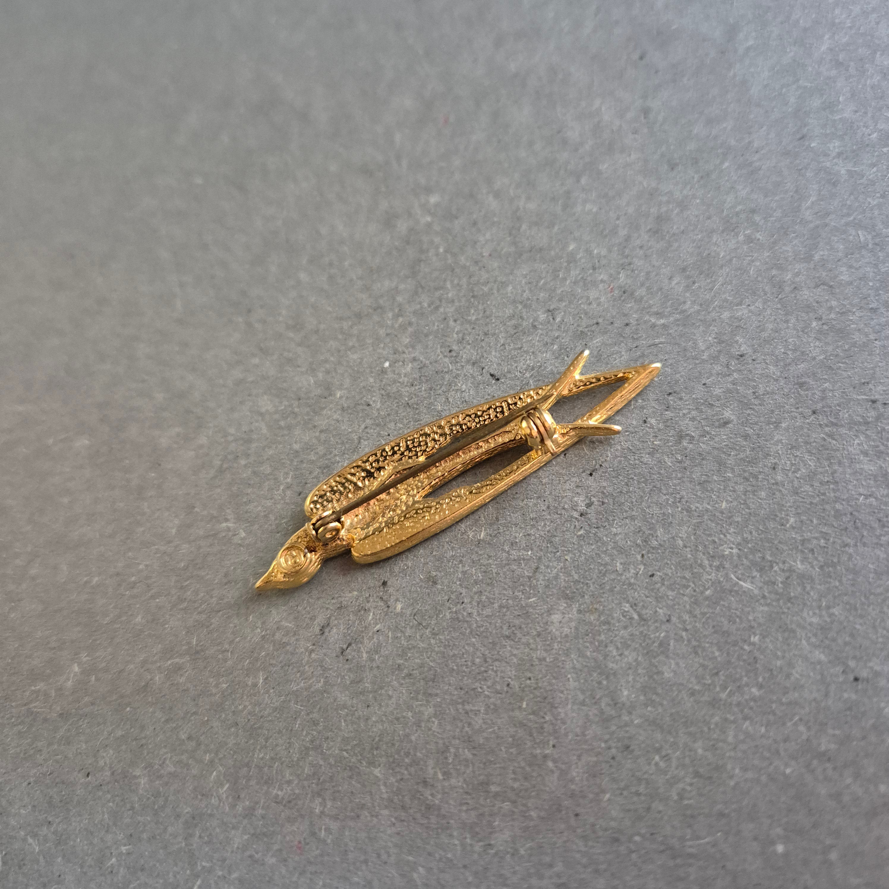 Vergoldete Vintage Brosche mit Emaille-Design – Gallery Jarrodi